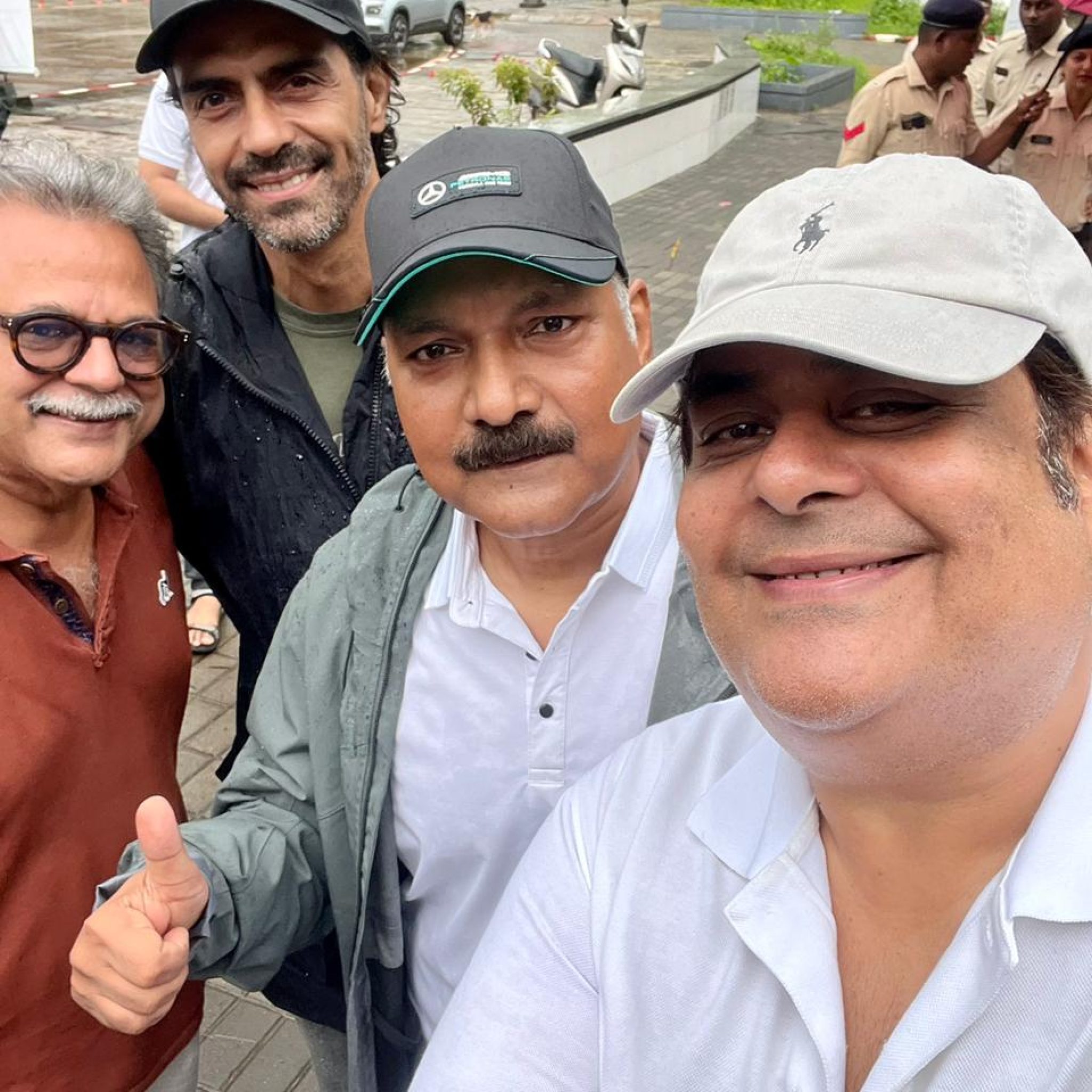 Arjun Rampal and Rahul Mittra clean Miramar Beach in Goa – The Indian EYE